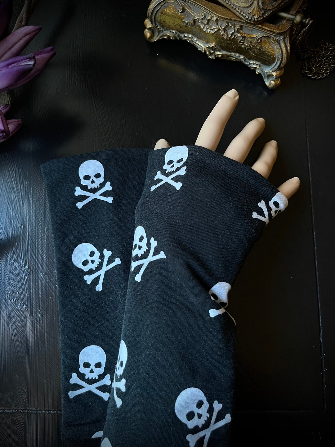 Skull Cuffs in Black and White, Skulls, Jersey, Cuddly & Warm Hand ...