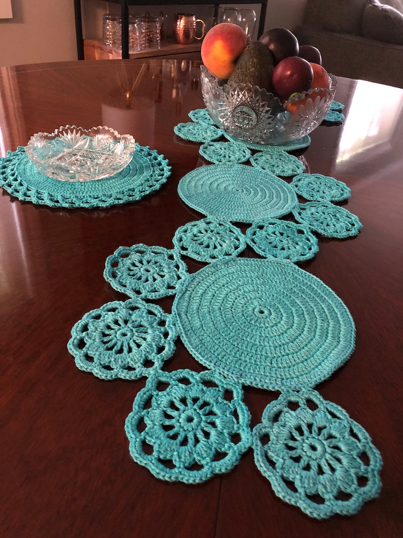 Crochet Table Runner Circles Crochet Motif Table Runner Pattern ...
