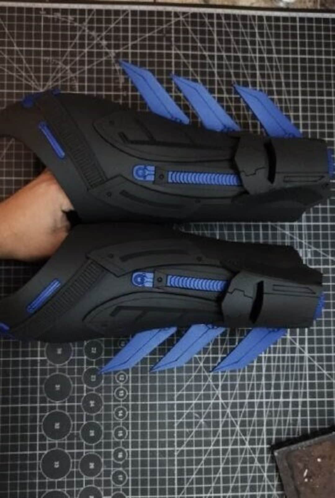 Nightwing Cosplay Bracers With Fins - Etsy