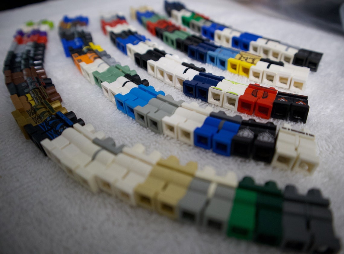 Lego Minifigure Body Parts Set: (20x) Piece Lot Head, Torso, Legs ...