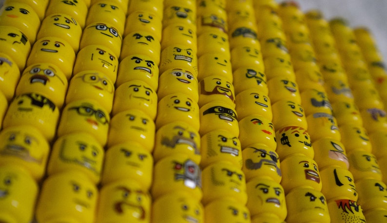 Lego Minifigure Body Parts Set: (20x) Piece Lot Head, Torso, Legs ...