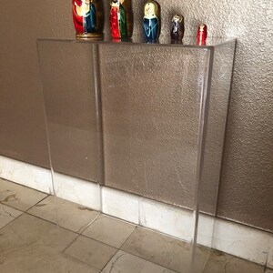 Displays2buy Clear 16W X 9D X 24H Art Sculpture Stand Acrylic Pedestal ...
