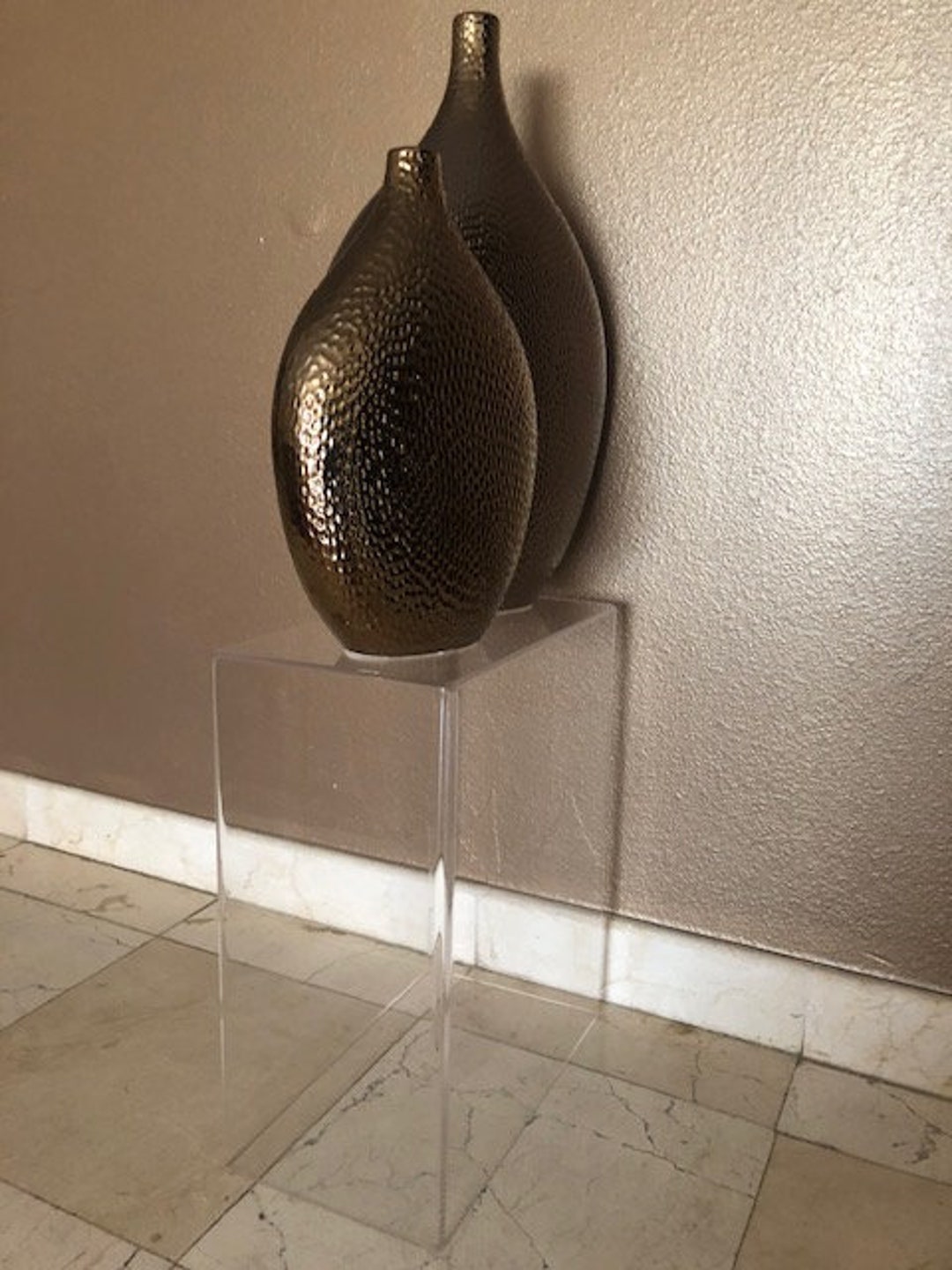 Displays2buy Clear 16W X 9D X 16H Art Sculpture Stand Acrylic Pedestal ...