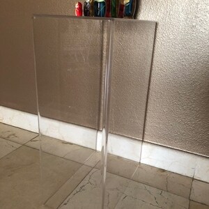 Displays2buy Clear 16W X 9D X 24H Art Sculpture Stand Acrylic Pedestal ...