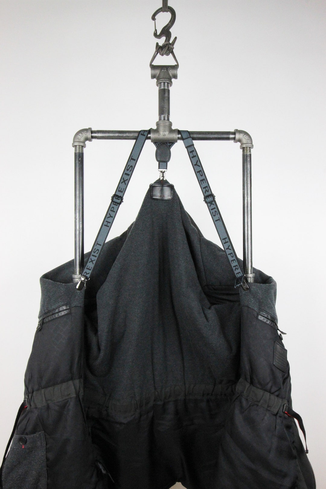 HYPEREXIST Jacket Strap Clips - Hands Free Coat Carrier - Adjustable ...