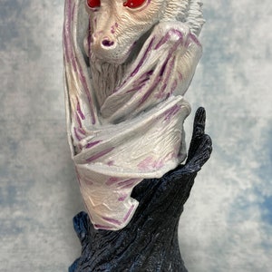 Bat Idol Mini-statue (albino) - Etsy