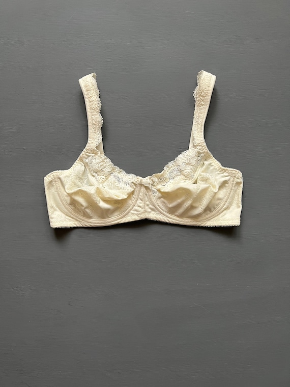 Vtg TRIUMPH Bullet Bra Retro Sheer Embrossed Flowers Pin up - Etsy