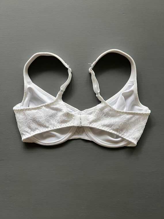 Vtg TRIUMPH Full Covered Bra Retro Sheer Embrossed Ab… - Gem