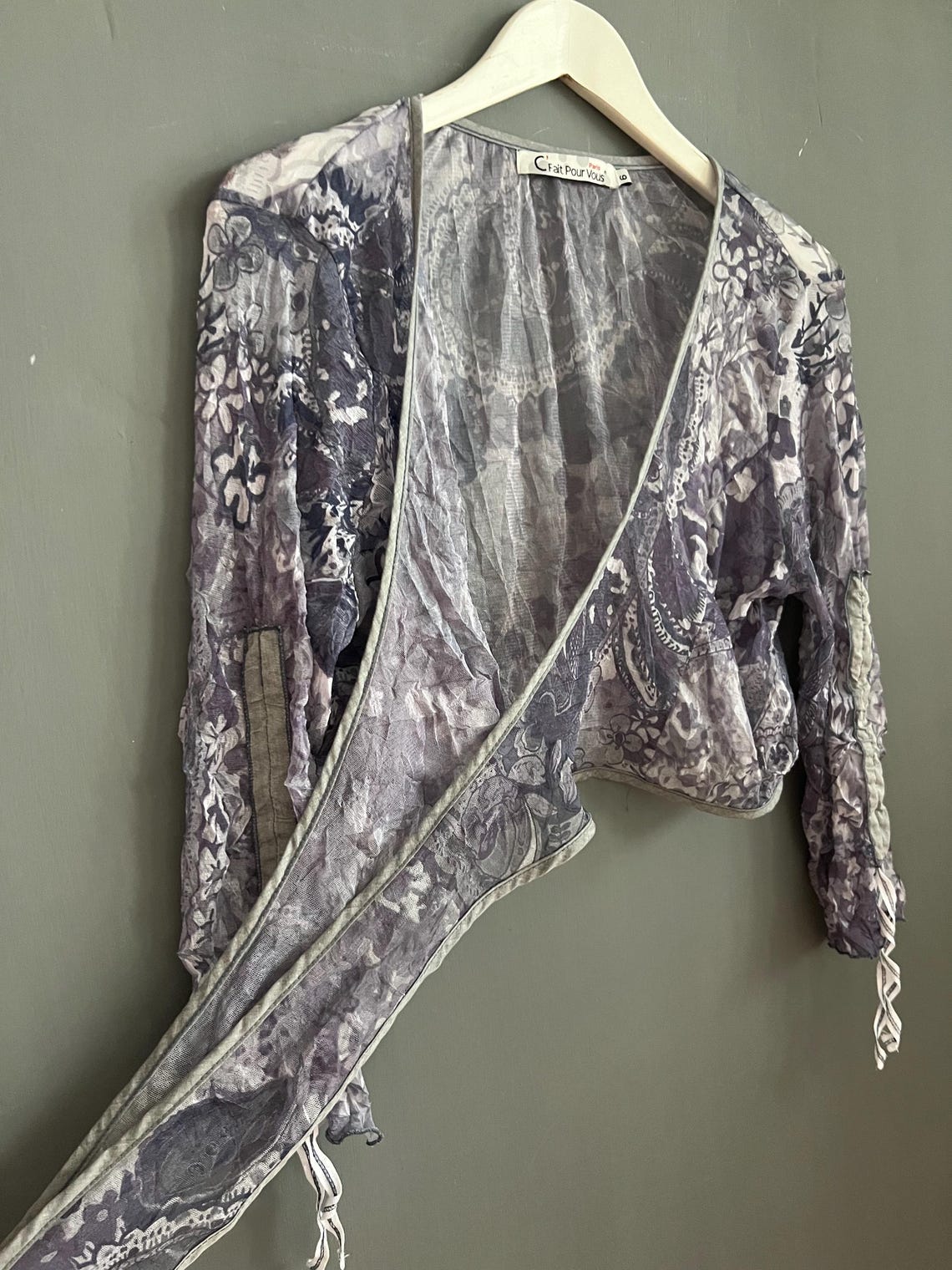Vtg Sweet Mesh Top Abstract Print Gray White Polyester Translucent ...
