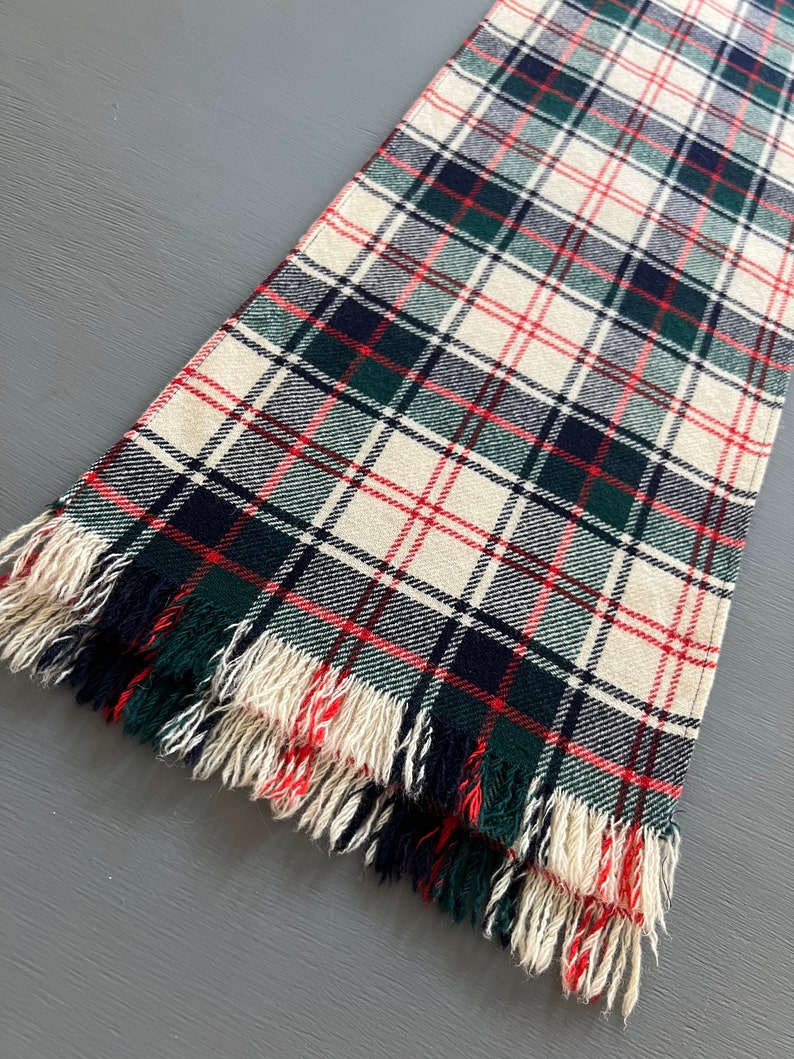 Vintage LAIRD PORTCH of Scotland Pure New Wool Scarf, Beige Red Green ...
