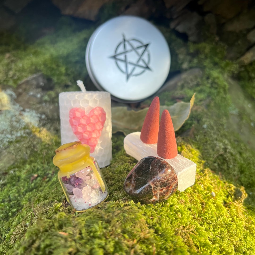 Love Spell Witchcraft Kit: Altar Tin With Rose Quartz & Garnet - Etsy