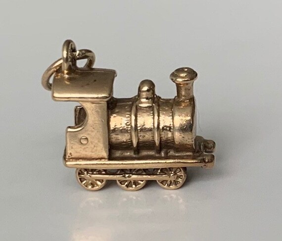 Vintage 9ct gold Locomotive Train Charm/Pendant (1.91… - Gem