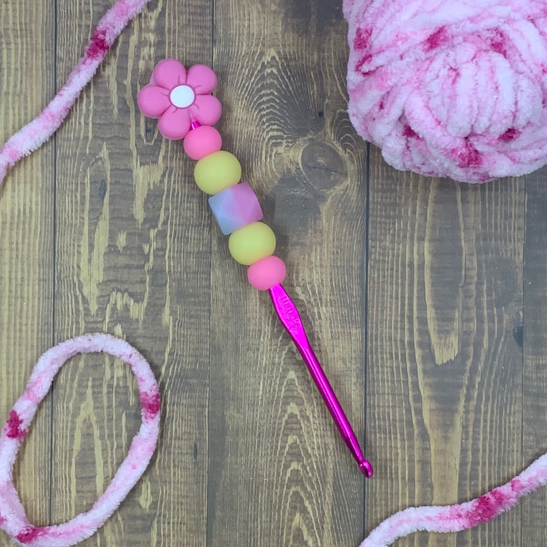 Pink Daisy Glow in the Dark 4.5mm Crochet Hook With Ergonomic - Etsy