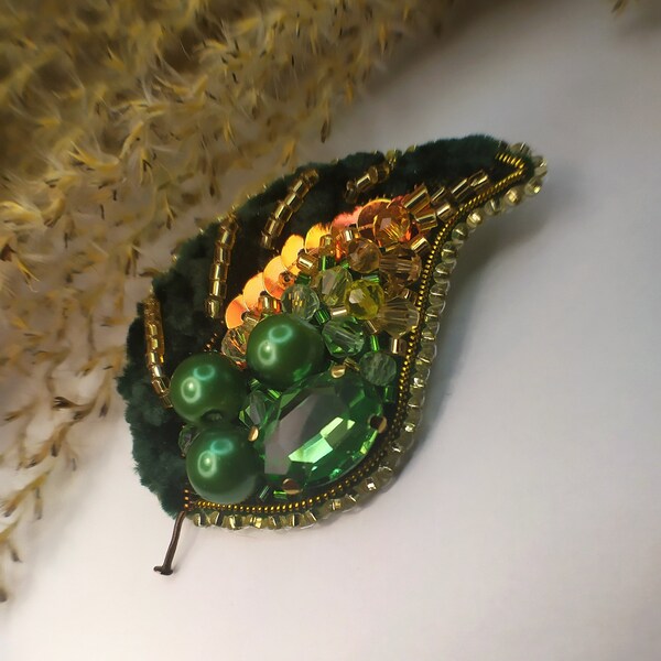 Elven Leaf Brooch - Etsy