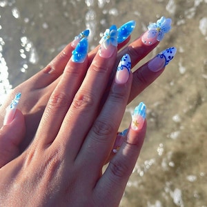 Press on Nails Blue Lagoon With Shell & Floral Art | Oceanic 3D Fake ...