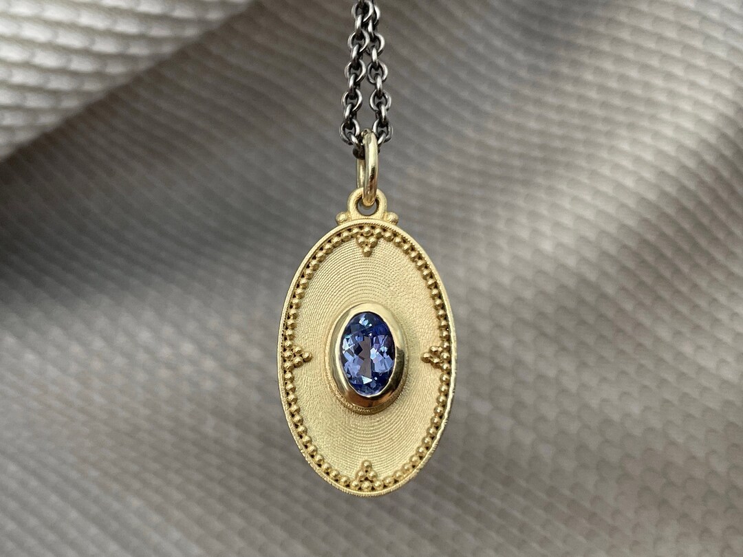 Amulet Made of 750 Yellow Gold - With Granulation and Sapphire - 18 ...