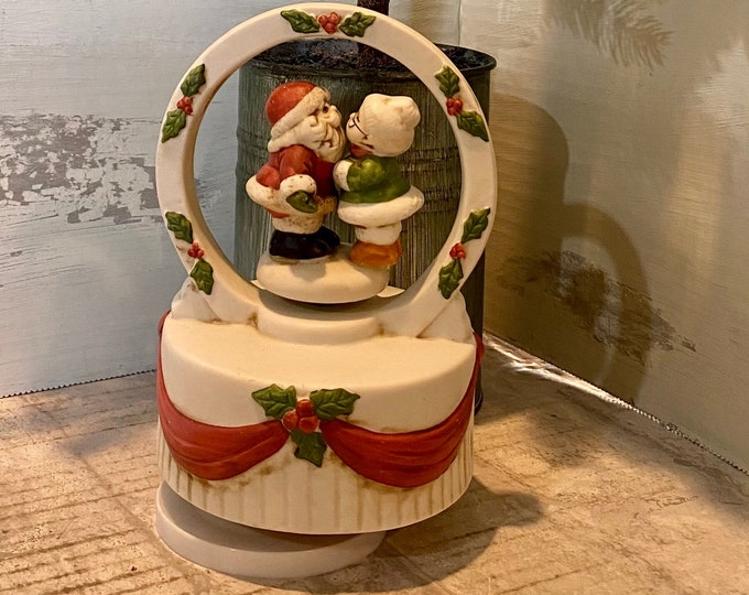 Ceramic Santa and Mrs. Claus Kissing Musical Rotating Figurine*we Wish ...