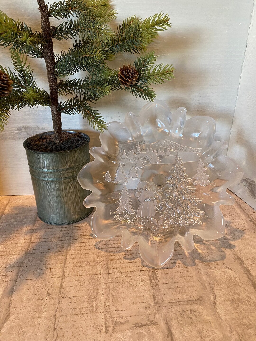 Vintage Mikasa Crystal Ruffled Edge Pedestal/footed Bonbon Dish With ... Vintage Mikasa Crystal Ruffled Edge Pedestal/footed Bonbon Dish With ...
