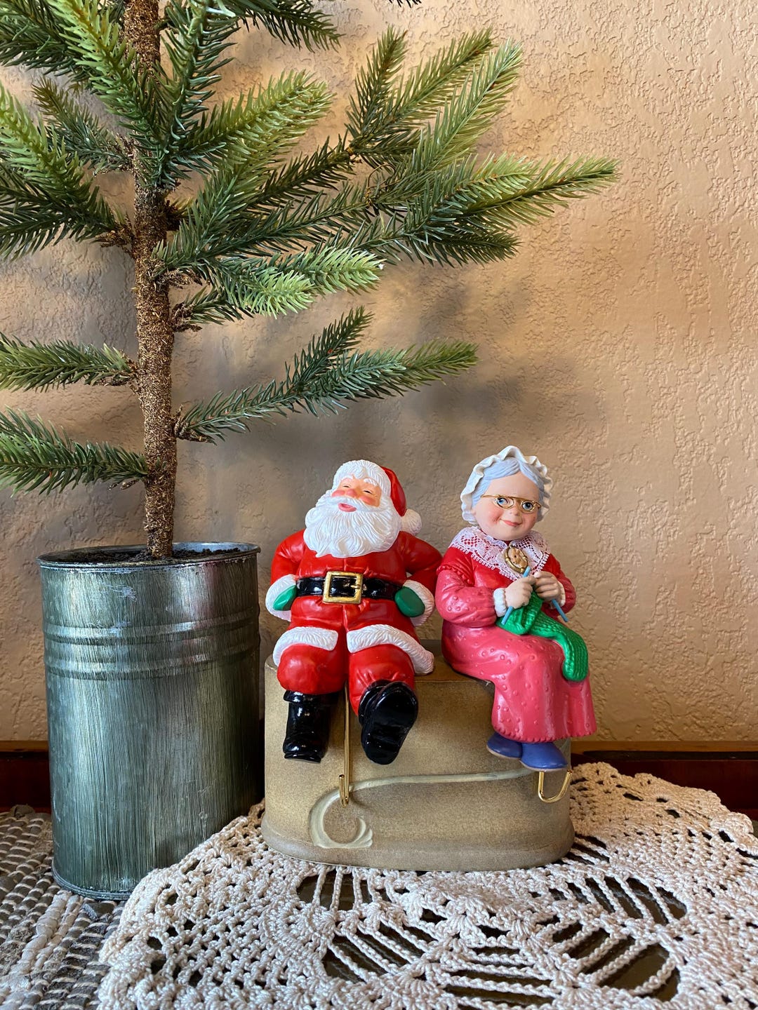 Vintage Hallmark Christmas Stocking Hangers/holdersmrs. Claus and Santa ...
