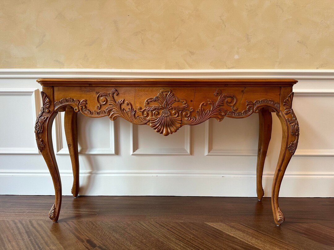Ethan Allen Joelle Carved Console Table in French Provincial Style ...