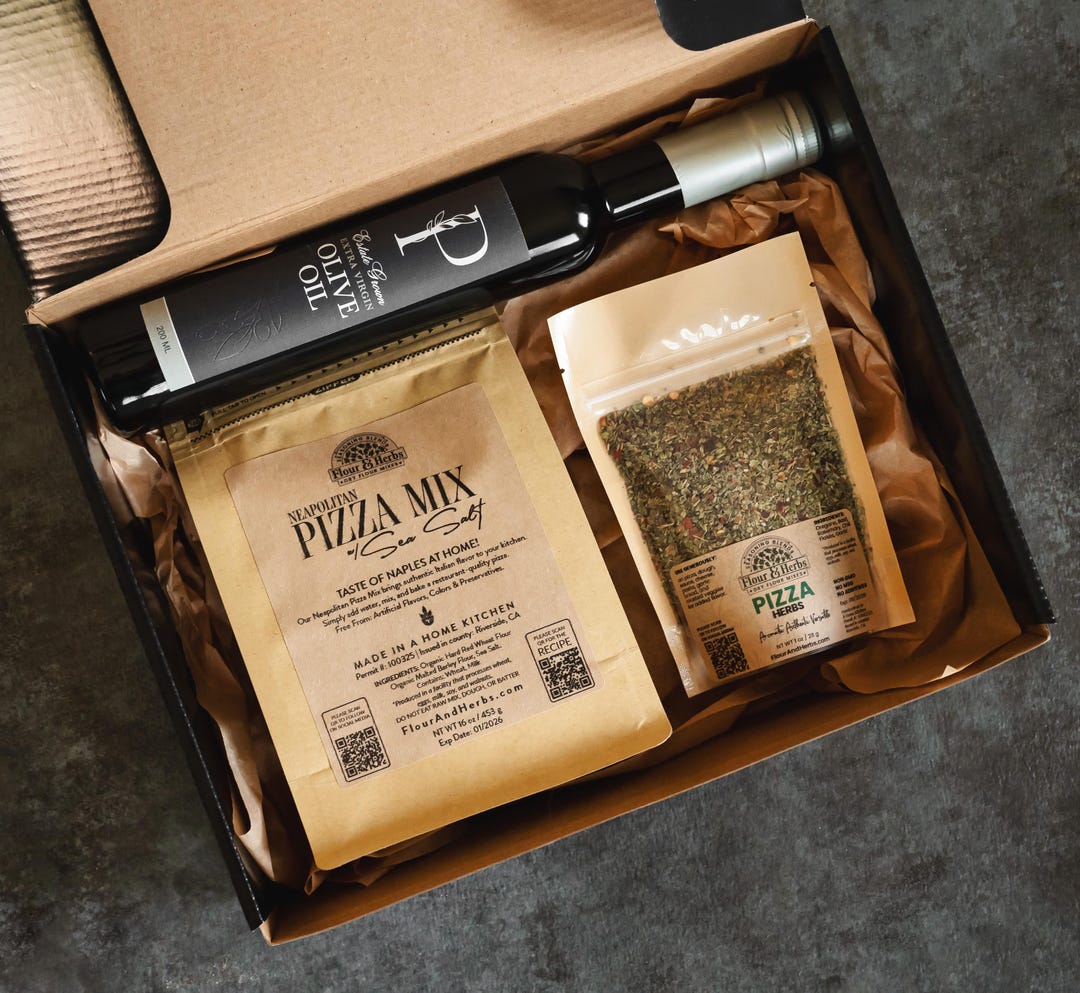 Gourmet Pizza Gift Box: Neapolitan Mix, Olive Oil, Pizza Herbs - Etsy