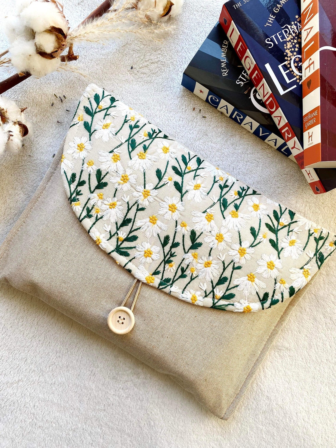 Daisy Book Bag Embroidered Padded Book Sleeve Book Pouch - Etsy