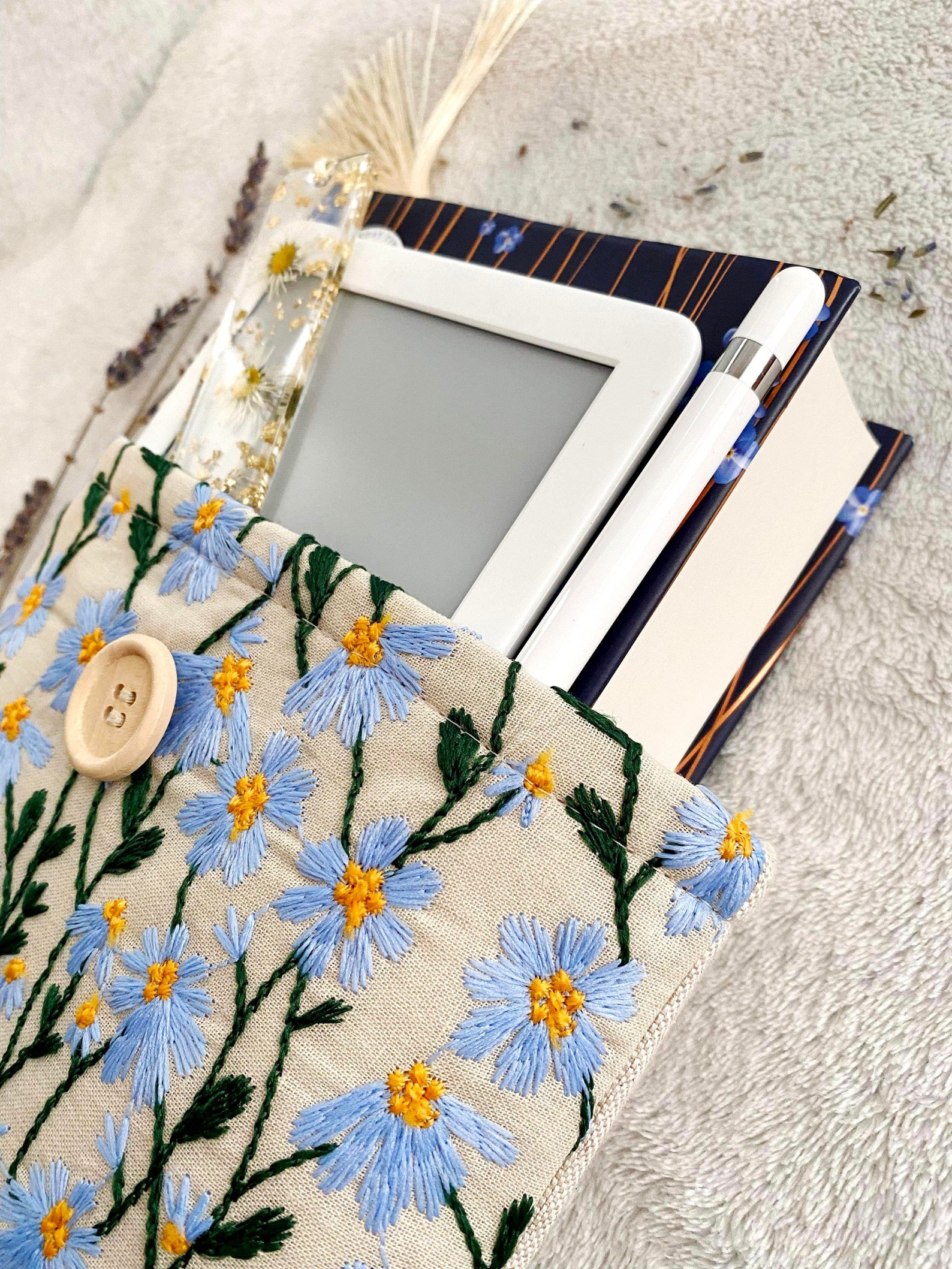 Embroidered Daisy Book Sleeve Padded Book Cover Book and - Etsy