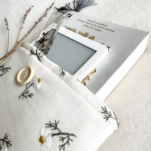 Embroidery Daisy Book Sleeve, Padded Book Cover, Flowers Book Purse ...