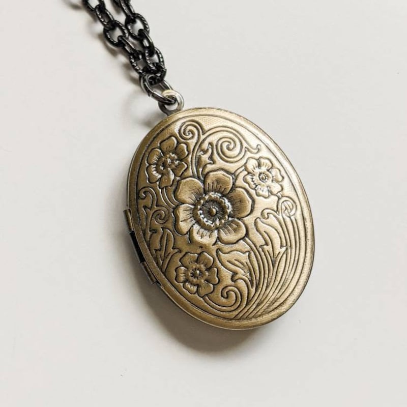 Antique Vintage Locket Necklace - Etsy