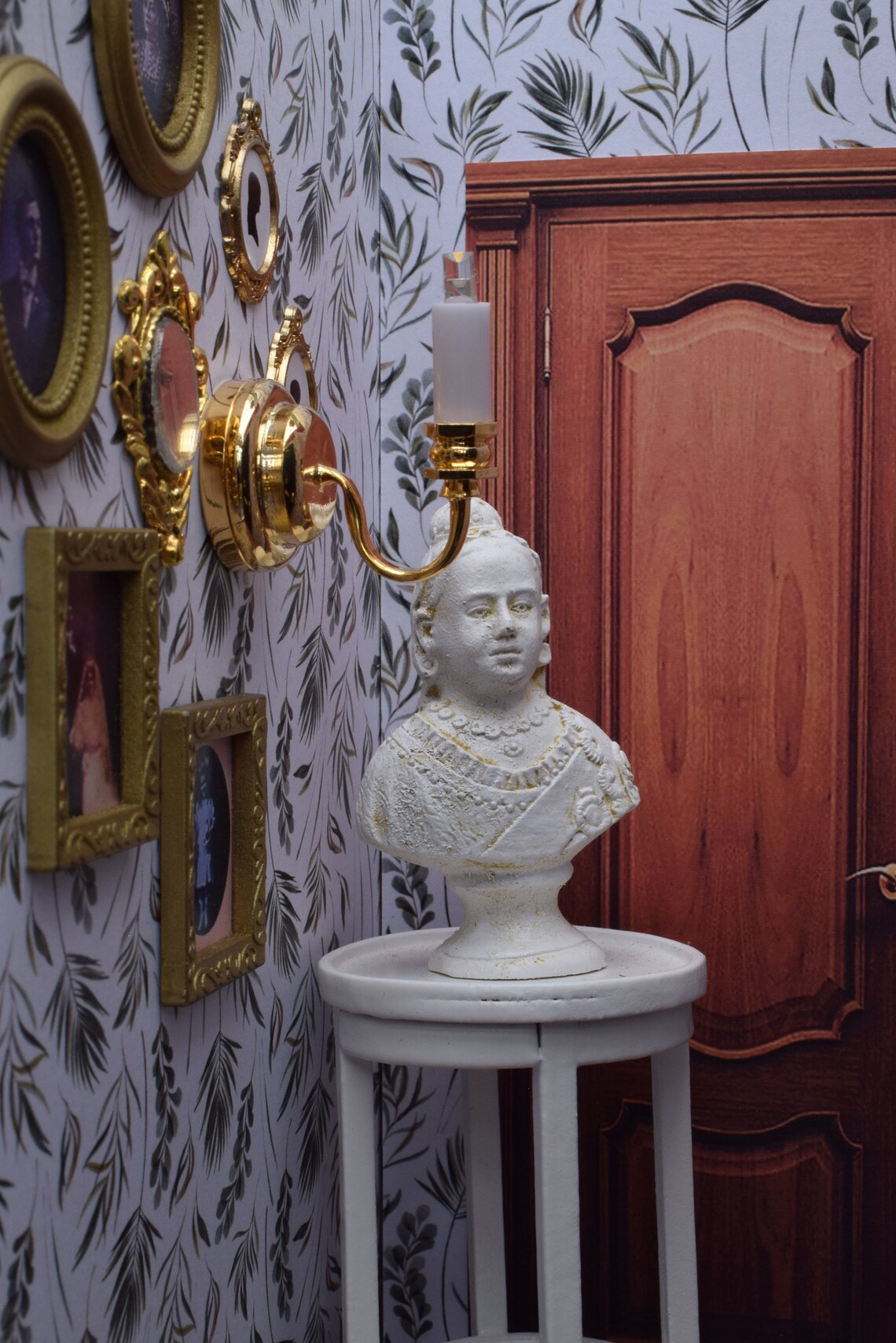 Victoria Bust Book Nook - Etsy