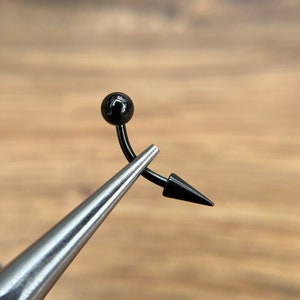 Single Black Titanium Plated Vertical Lip Curved Barbell Slender Long ...