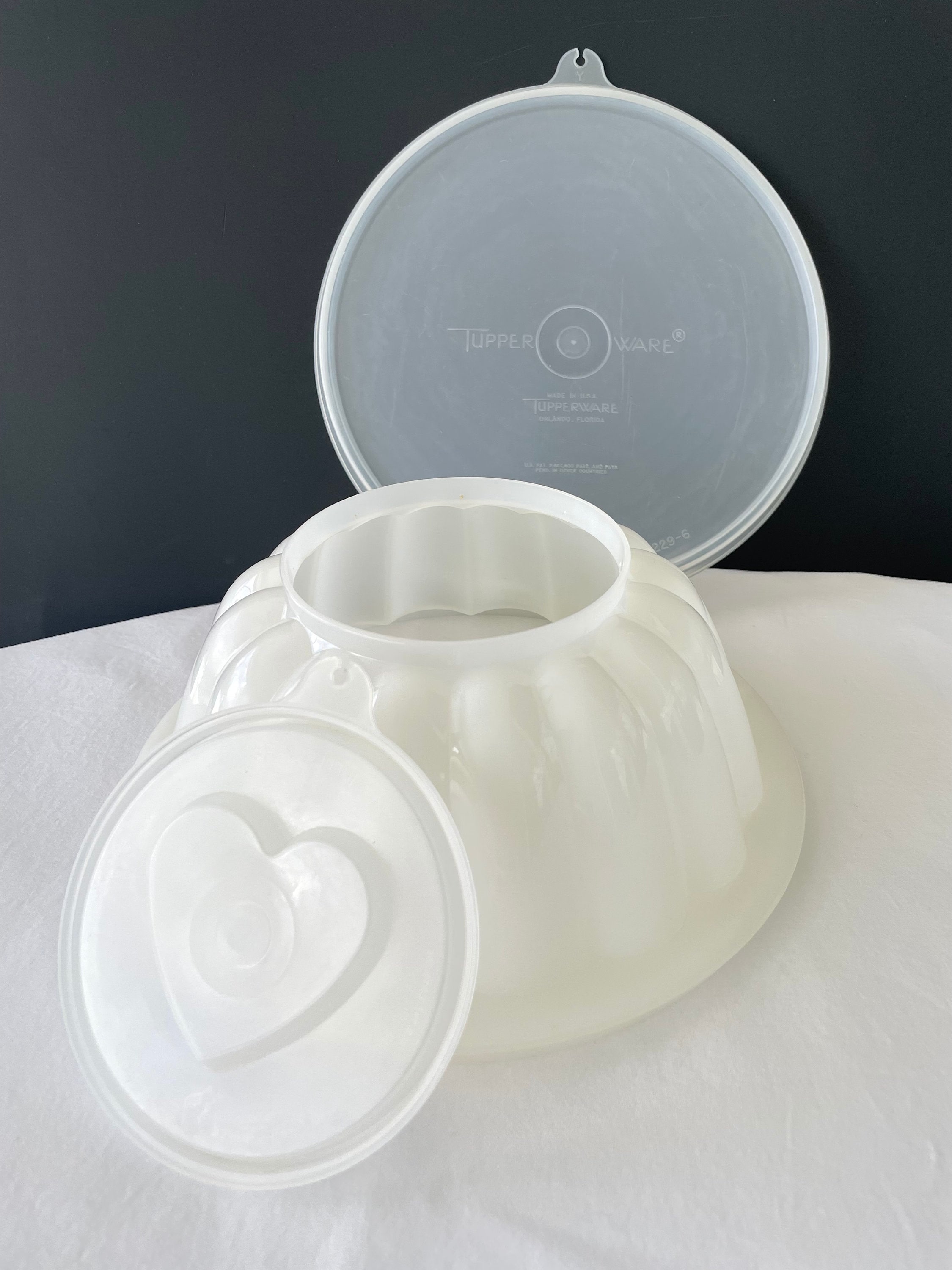 VTG Tupperware Tupperware Jell-o Mold and Server, Heart Design Lid Jel ...