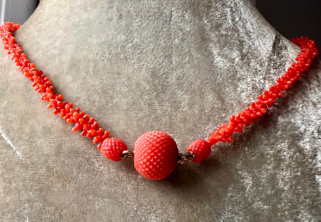 Antique Georgian Tooled Coral Bead Necklace With 15ct Gold Clasp - 41cm ...
