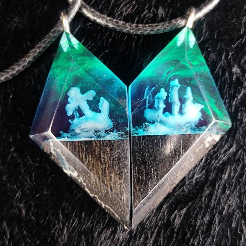 Glowing Necklace - Etsy