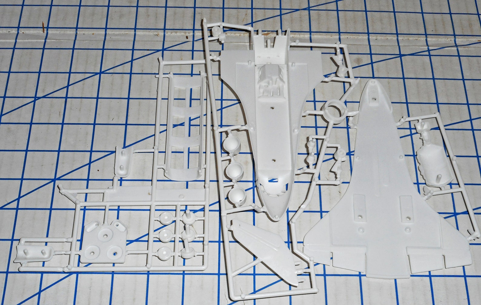 Monogram Space Shuttle 1:200 Scale Model Kit Young Astronauts Series ...