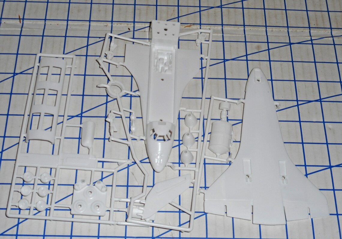 Monogram Space Shuttle 1:200 Scale Model Kit Young Astronauts Series ...