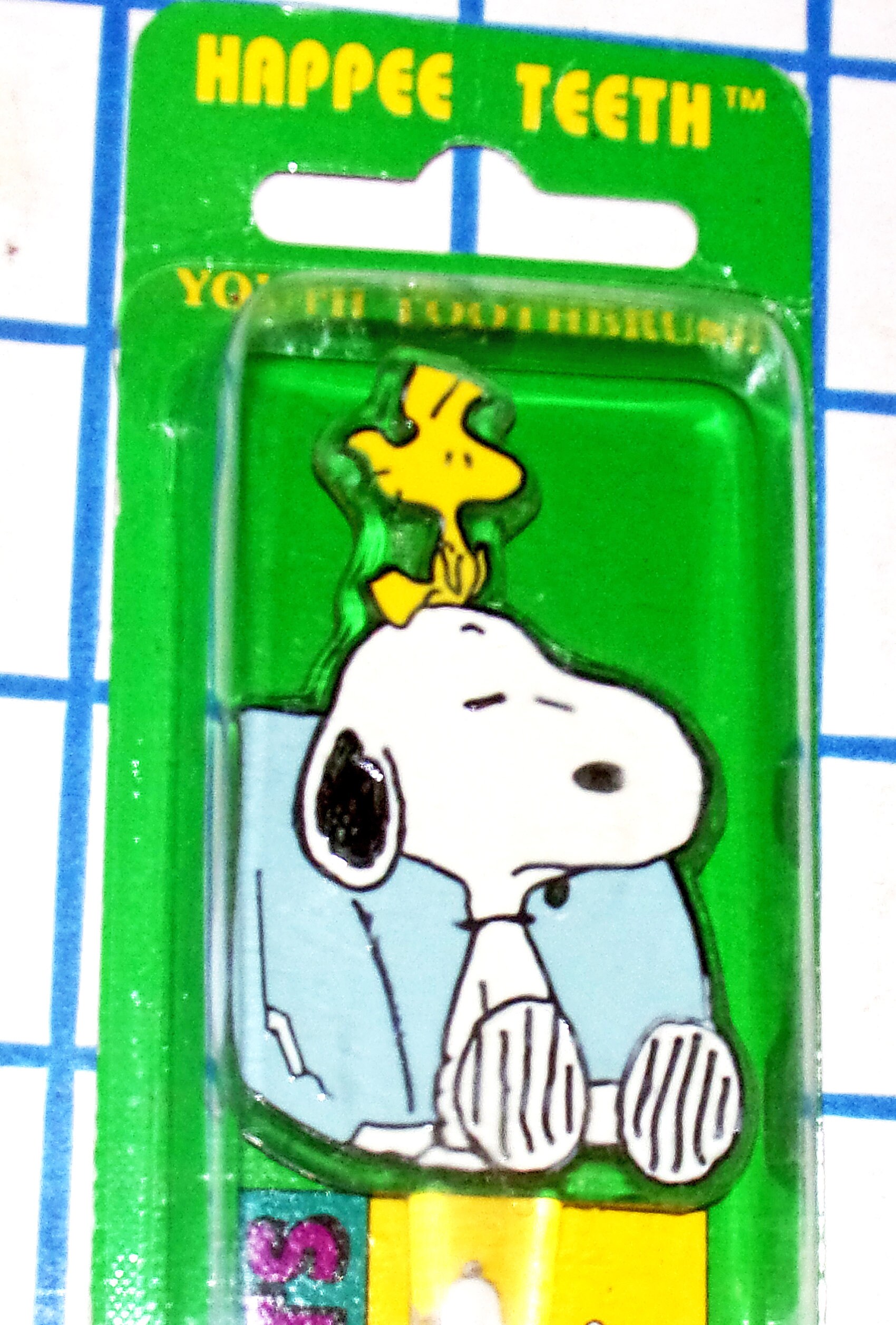 Peanuts Figural Snoopy Happee Teeth Youth Toothbrush World Trend 15024 ...