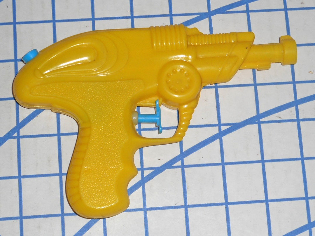 Park Plastics Space Ray Gun Water Pistol 7 Inch Long Yellow Squirt ...