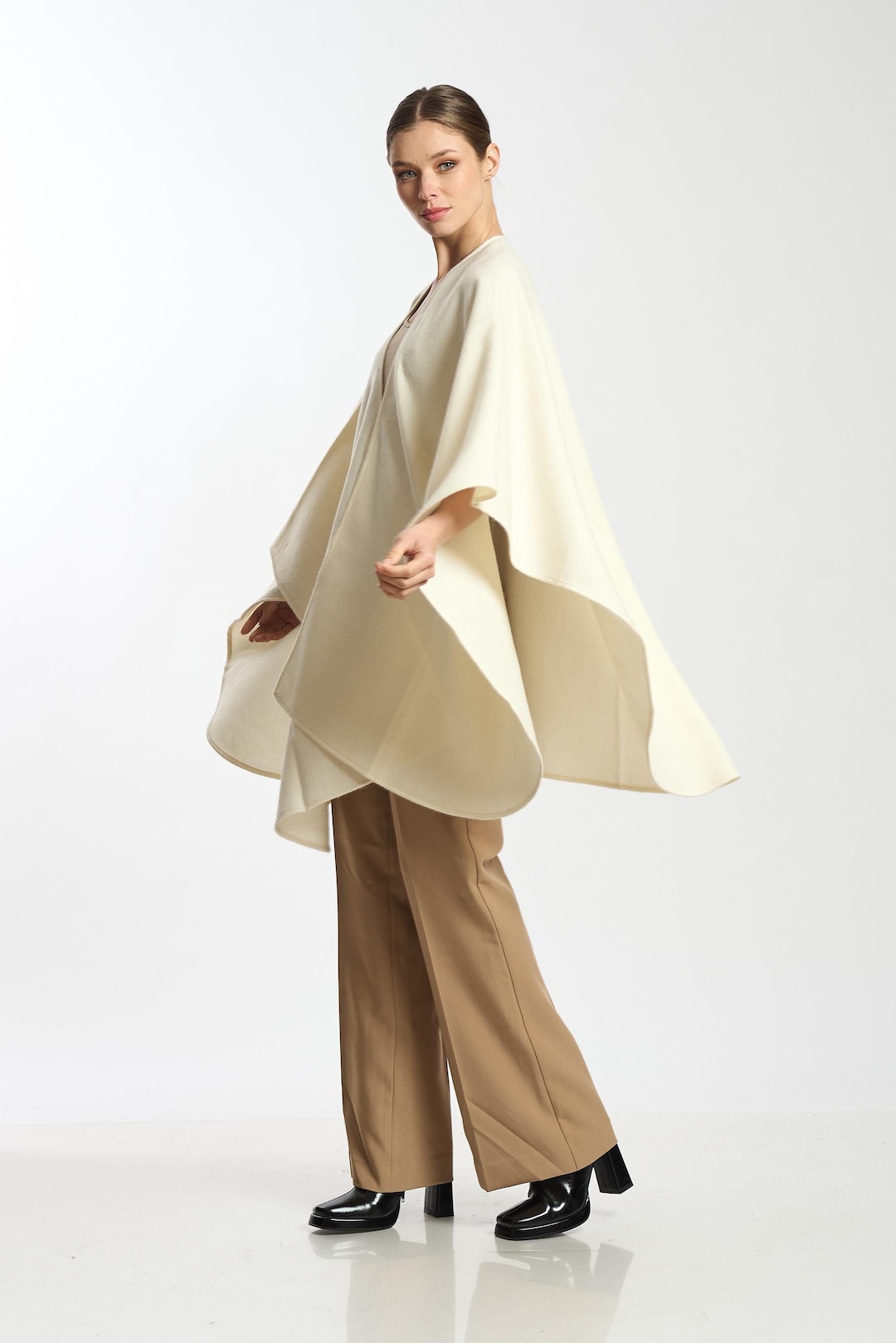 100% Baby Alpaca Cape, Luxury Wrap for Women, Oversized Cape, Cream ...