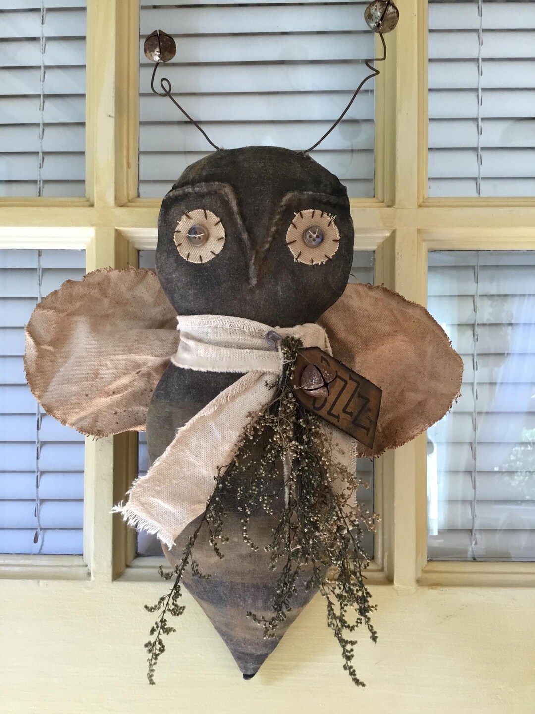 Primitive Bee Decor, Primitive Summer Decor. Primitive Bee Door Hanger ...