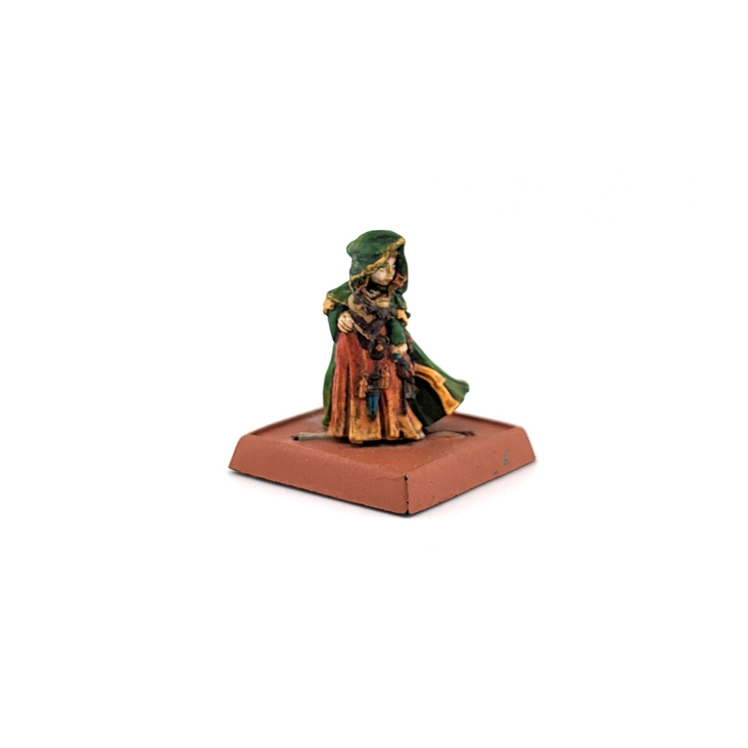 Female Gnome Halfling Sorcerer Wizard - Hand Painted Metal Miniature ...