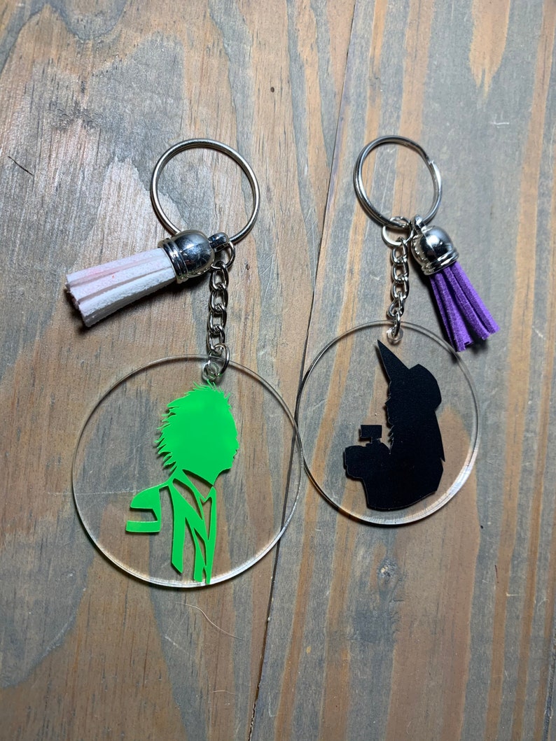 Beetlejuice & Lydia Deetz Acrylic Circle Keychains Gift - Etsy