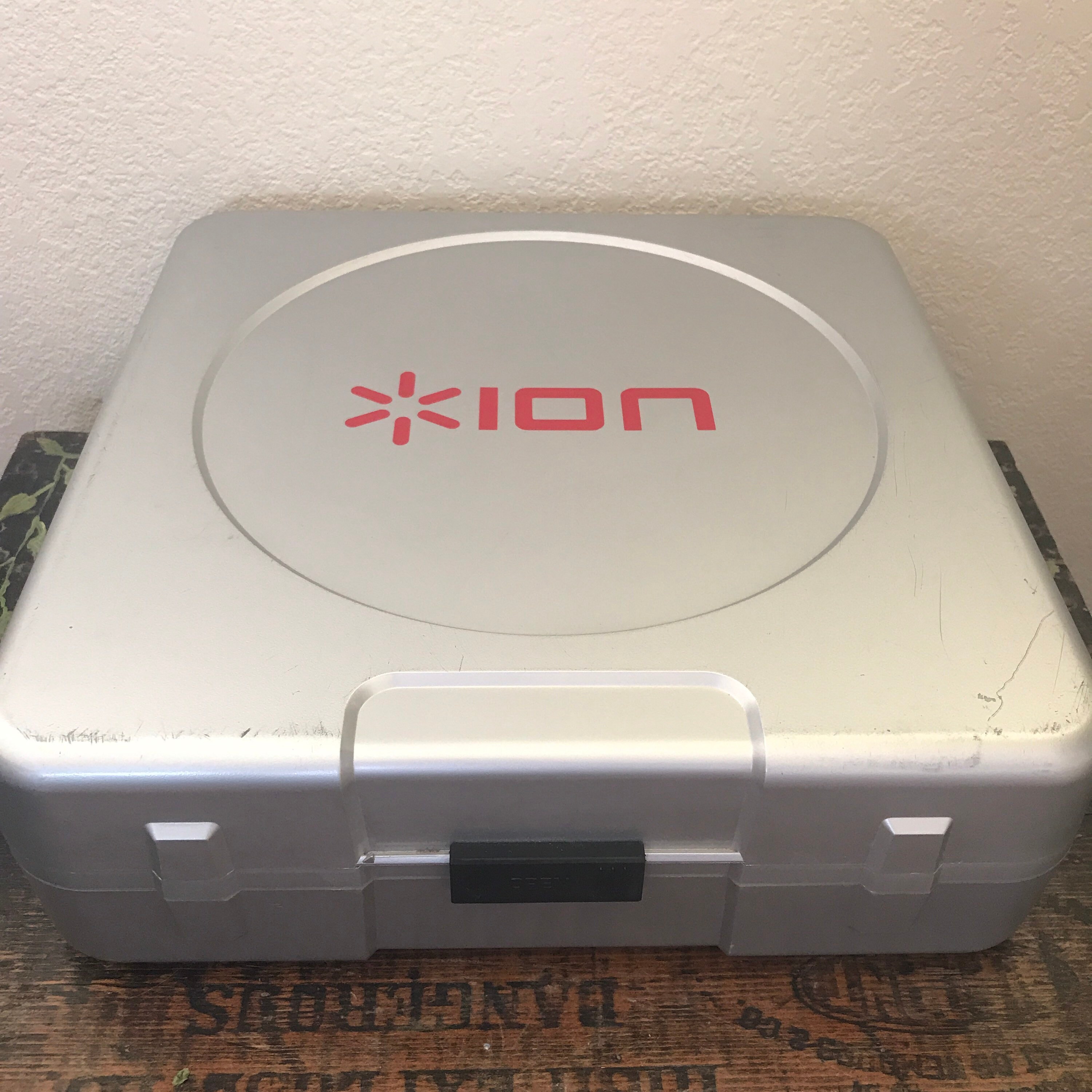ION IPT-01 Portable Turntable With Built in Speakers and Amp - Etsy