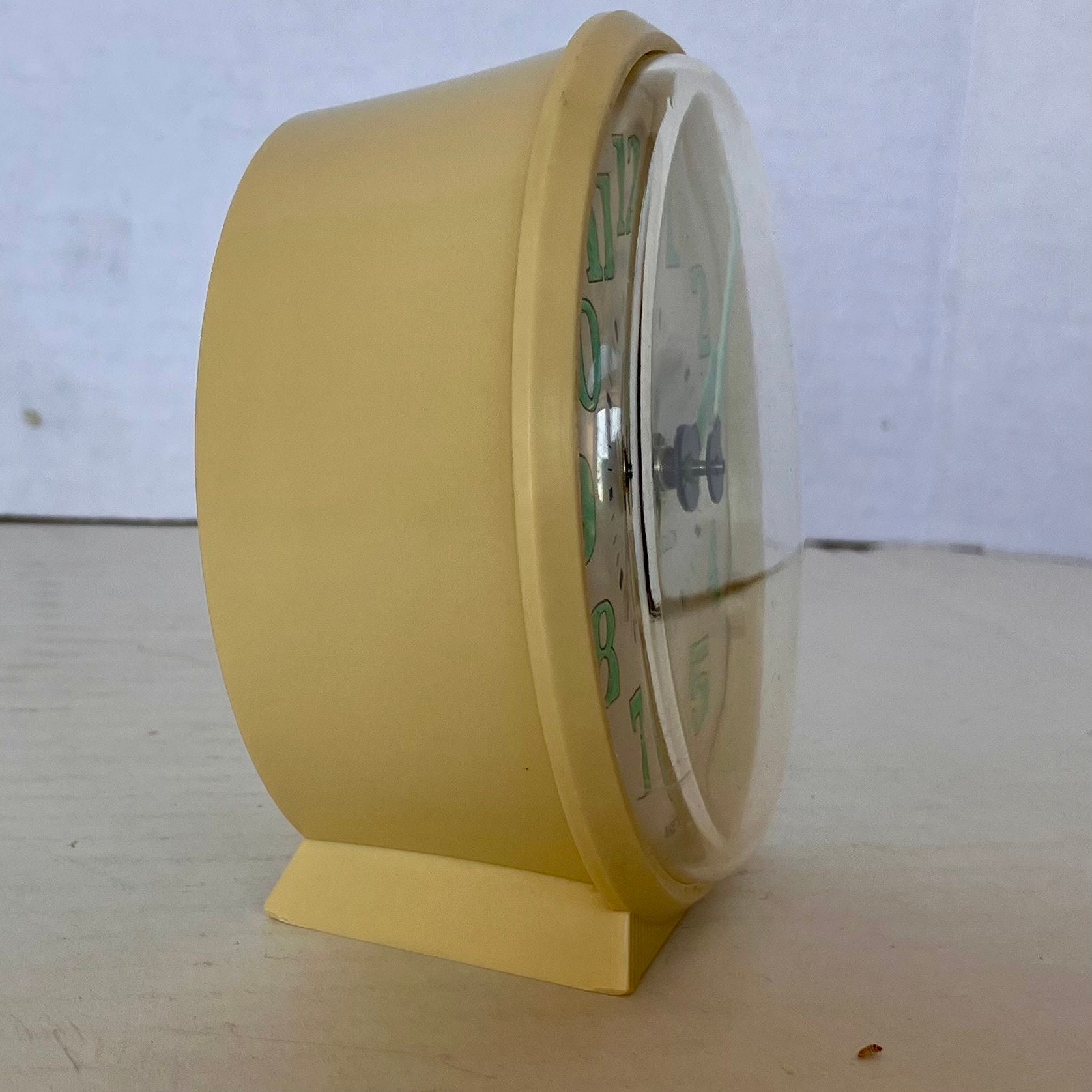 WESTCLOX Vintage Small Wind up Portable Alarm Clock 80s GLOW in the ...