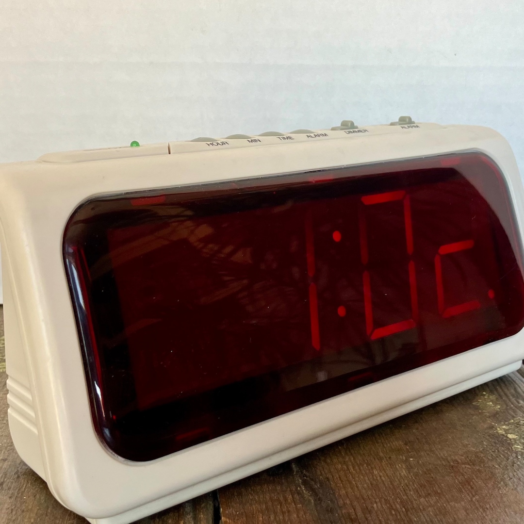 COSMO Vintage 90s Large Screen Digital ALARM Clock - Etsy