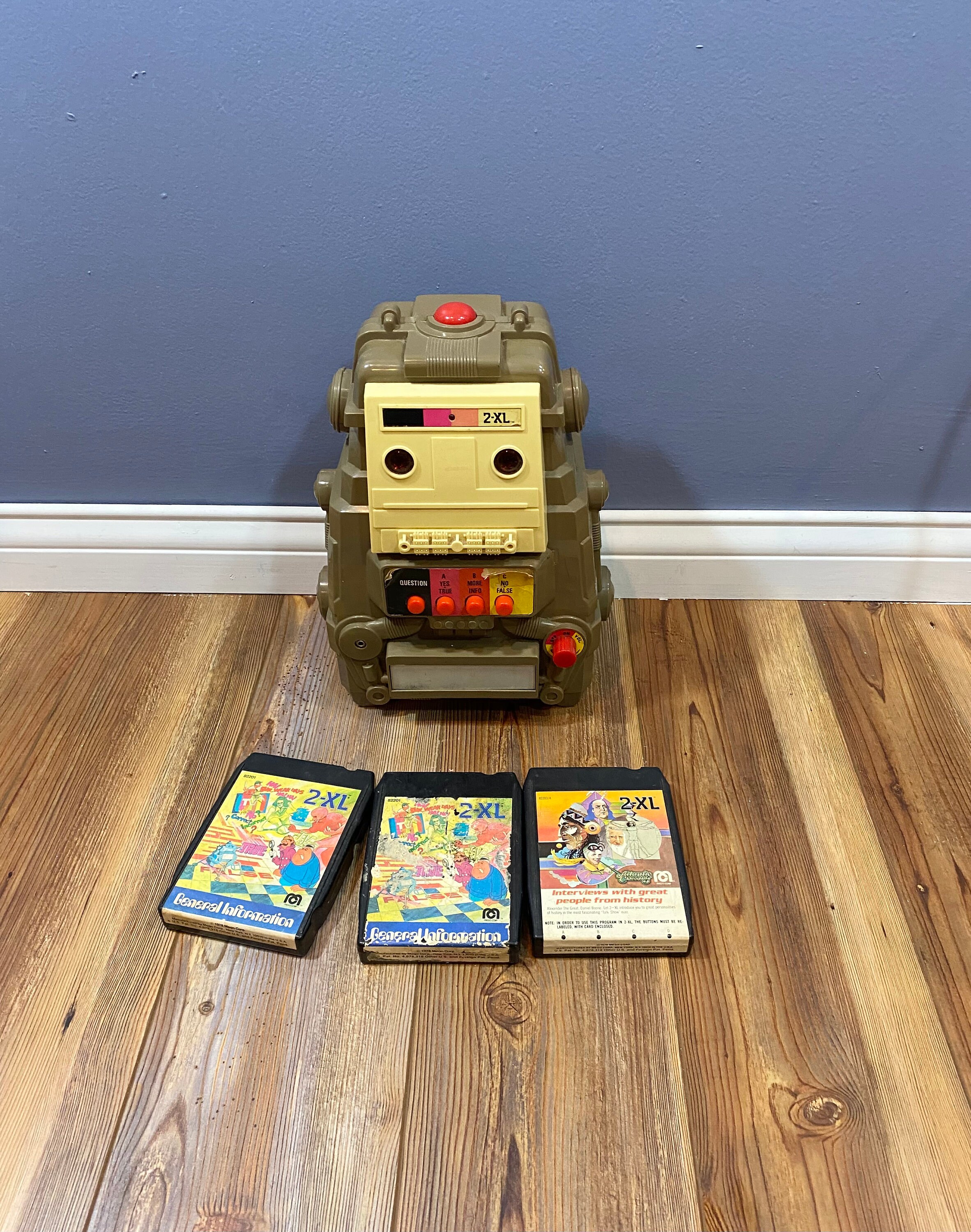 Toys & Games Vtg 1978 Mego Corp 2-XL Talking Question Asking Robert Toy ...