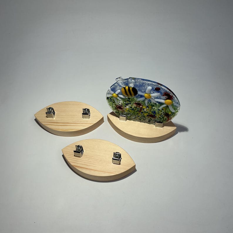 Redwood Navette Shaped Plinth With Two Clips Glass Stand: Pine Fused ...
