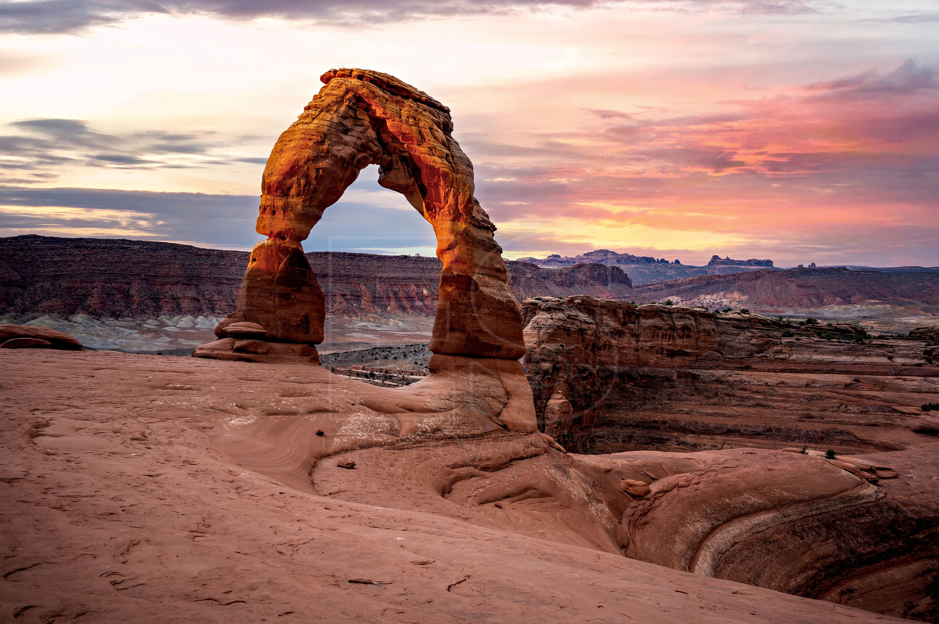 Famous Utah Landmark the Delicate Arch During Sunrise in Arches ...