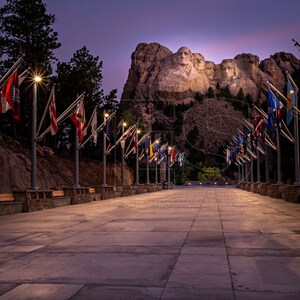 Gorgeous Colors of Mount Rushmore National Memorial in Sunrise ...