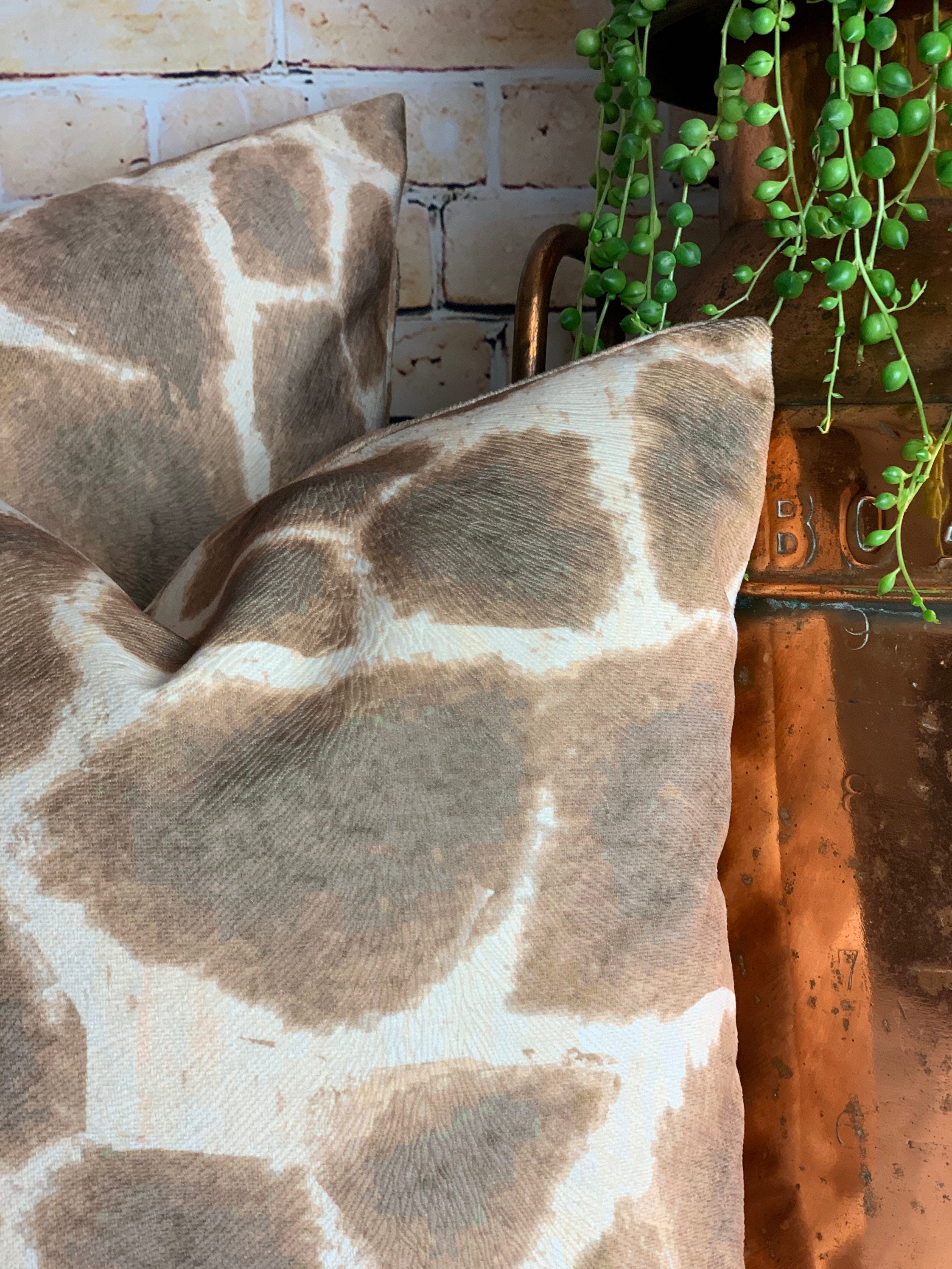 Giraffe Cushion Animal Print Cushion Giraffe Velvet Cushion - Etsy Ireland